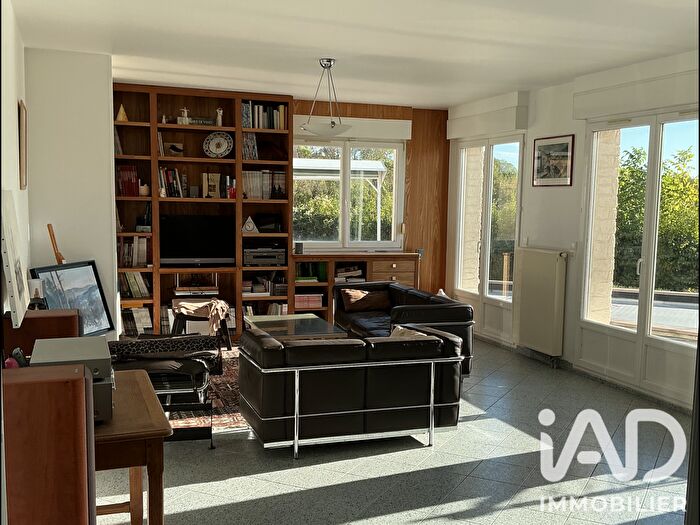 Maison 9 pièces à Chenay, à vendre