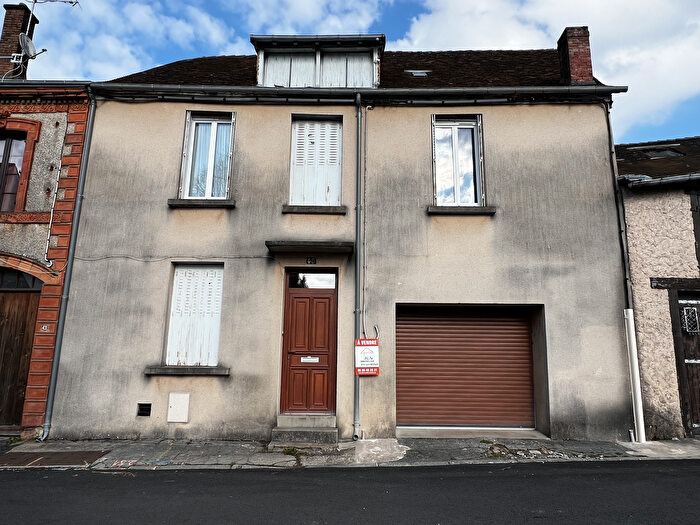 Maison à vendre - Saint-Yrieix-la-Perche - 7 pièces - 5 chambres