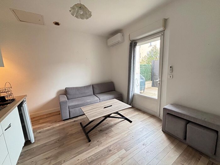 Appartement à louer - Narbonne, Bourg - 2 pièces - 1 chambre