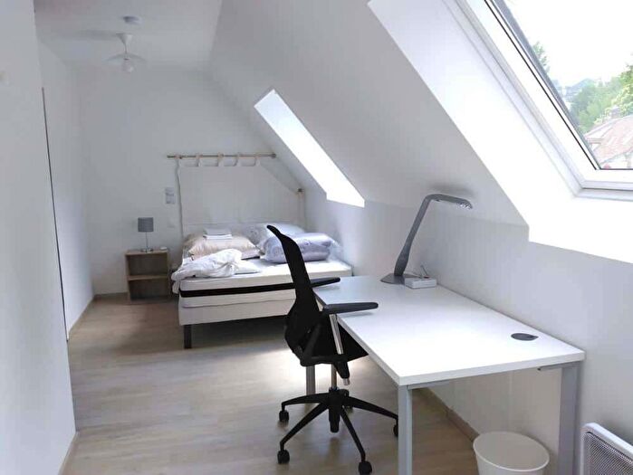 Centre Ville-Isambard, Évreux : Appartement 1 pièce à louer