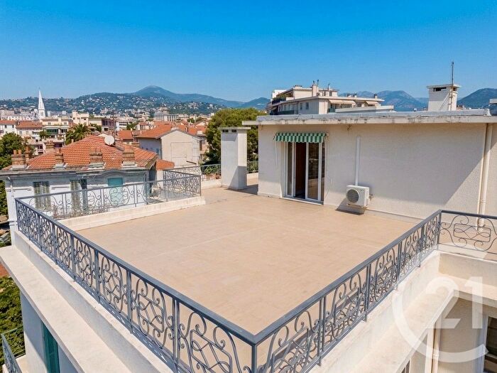 Nice, Valrose : Appartement 4 pièces à vendre