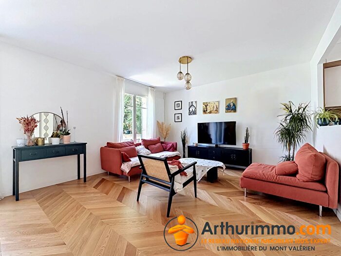 Nanterre, Mont Valérien : Maison 5 pièces à louer