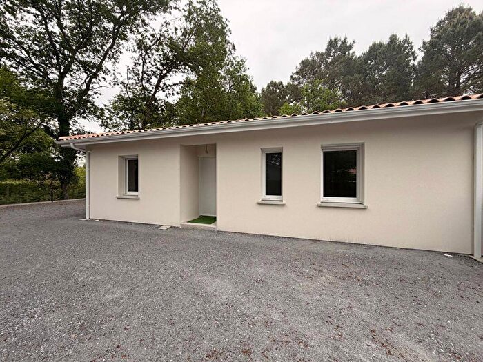 Maison 6 pièces à Belin-Béliet, à louer