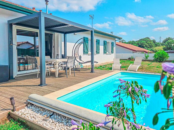 Maison 5 pièces à Briscous, à vendre
