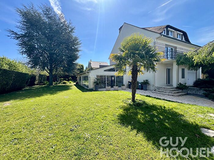 Maison 9 pièces à Magny-les-Hameaux, à vendre