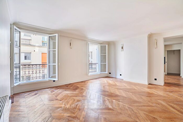 Appartement à vendre - Paris e , Clichy, Trinité - 5 pièces - 3 chambres