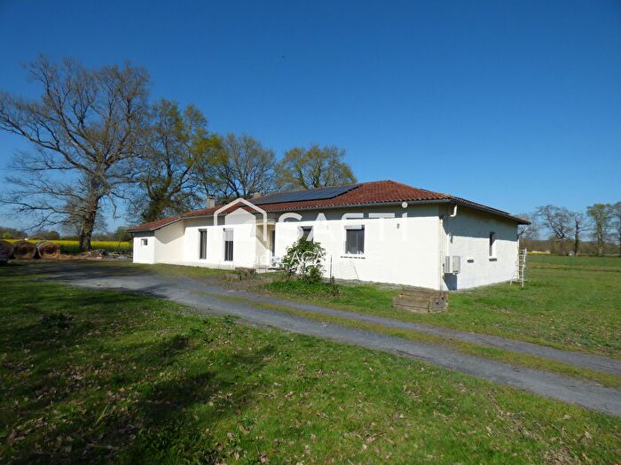 Maison 6 pièces à vendre à Saint-Aunix-Lengros