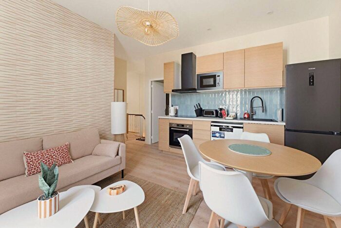 Grand Parc, Bordeaux : Appartement 5 pièces à louer