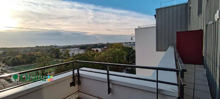 Appartement à louer - Bel Air, Dijon - 3 pièces - 2 chambres