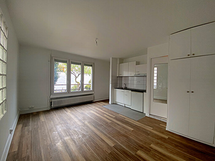 Appartement à louer - Maisons-Alfort, Charentonneau - 1 pièce - 1 chambre