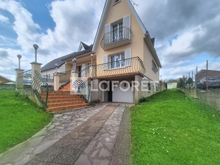 Appartement à louer - Chauny, Saint-Siméon - 6 pièces - 4 chambres