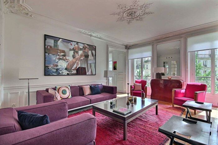 Appartement à louer - Europe, Paris ème arrondissement - 2 pièces - 2 chambres