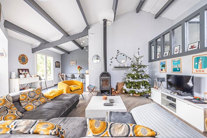 Maison à vendre - La Crèche - 5 pièces - 4 chambres