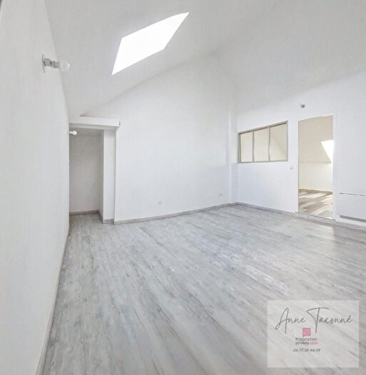 Appartement à louer - Puiseaux - 4 pièces - 2 chambres
