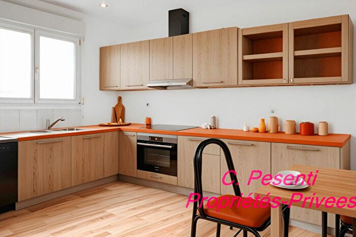 Maison à vendre - Saint-Thibault-des-Vignes - 6 pièces - 4 chambres