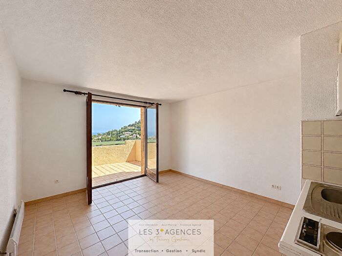 Cavalaire-sur-Mer, Le Parc- Frais Vallon, Le Jas : Appartement 2 pièces à vendre