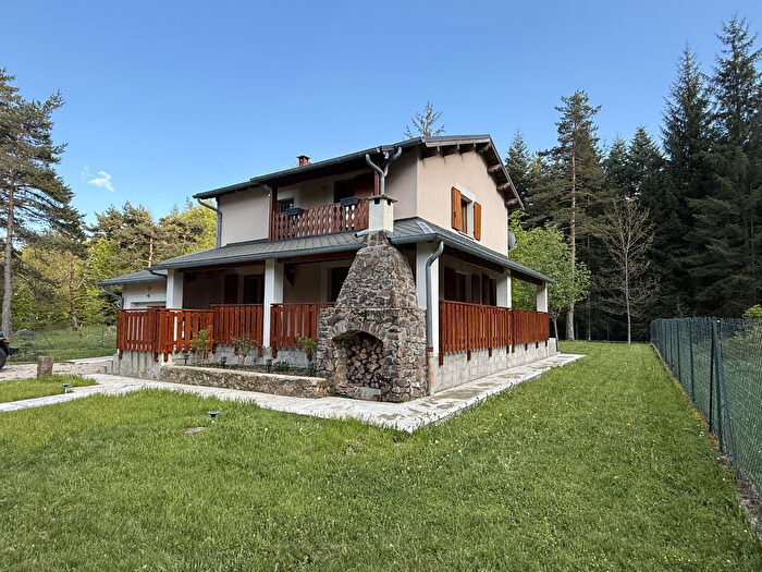 Maison à vendre - Saint-Sauveur-Camprieu - 7 pièces - 4 chambres