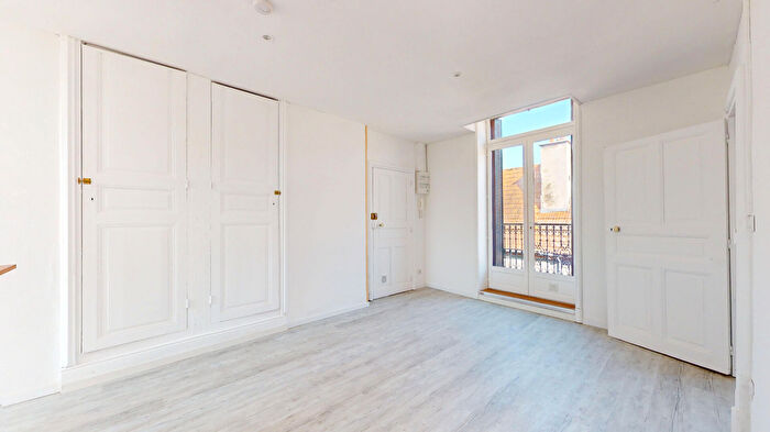 Moulins, Gâteaux, Clos de Bourgogne : Appartement 2 pièces à louer