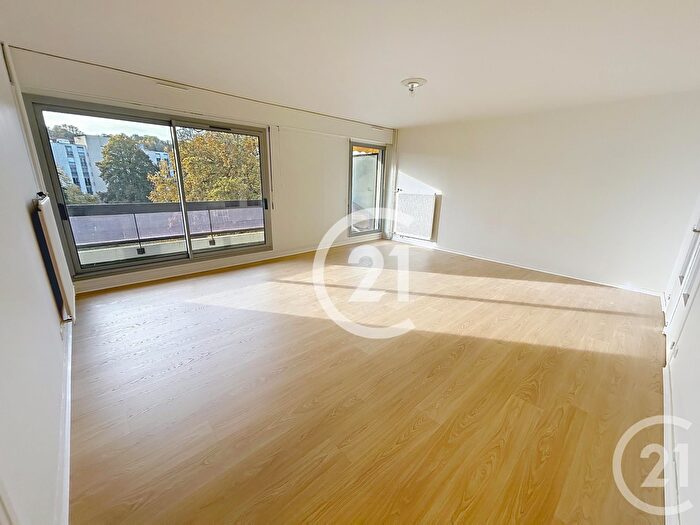 Appartement à louer - Évreux, Centre-ville - 5 pièces - 3 chambres