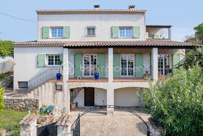 Maison à vendre - Antibes, Antibes-les-Pins, Trianon, Le Fournel, Peyregoue - 5 pièces - 4 chambres