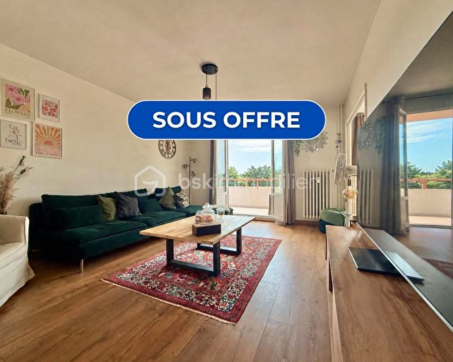 Appartement 4 pièces à vendre - Décines-Charpieu, Centre-ville