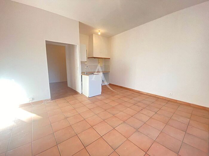 Appartement à louer - Faubourg, Lézignan-Corbières - 2 pièces - 1 chambre