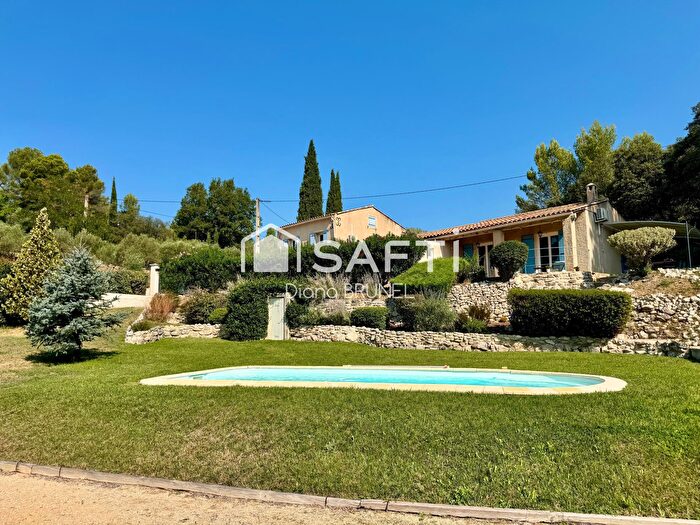 Maison 5 pièces à La Bastidonne, à vendre