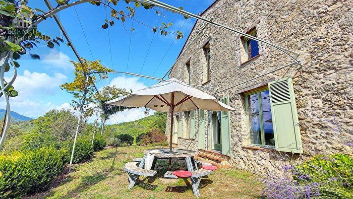 Maison 9 pièces à vendre à Saint-Laurent-de-Cerdans