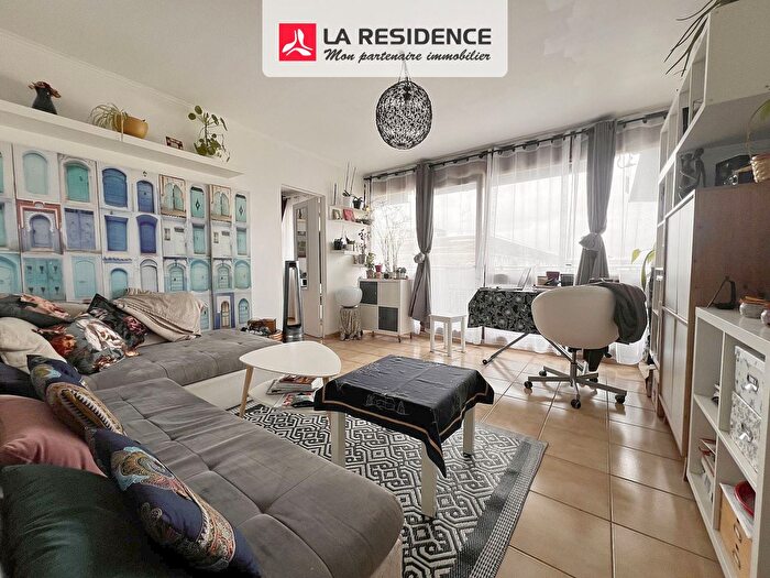 Vélizy-Villacoublay, Le Village : Appartement 3 pièces à vendre