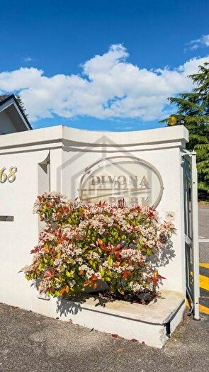 Appartement à louer - Sud Ouest, Divonne-les-Bains - 4 pièces - 3 chambres