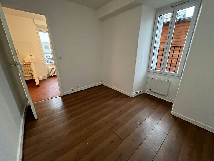 Appartement à louer - Le Plateau, Viry-Châtillon - 1 pièce