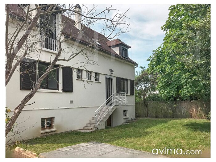 Maison à louer - Saint-Nom-la-Bretèche - 7 pièces - 4 chambres