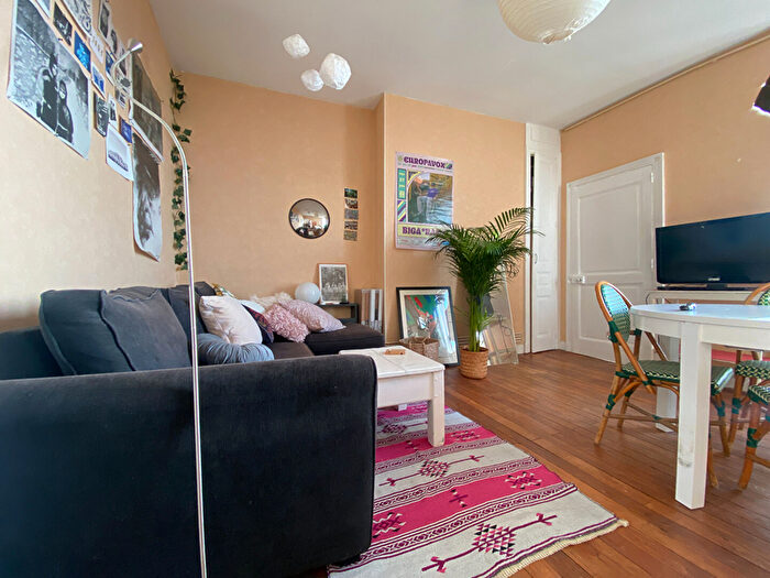 Appartement à louer - Limoges, Centre-ville, Hôtel de Ville, Emailleurs - 2 pièces - 1 chambre