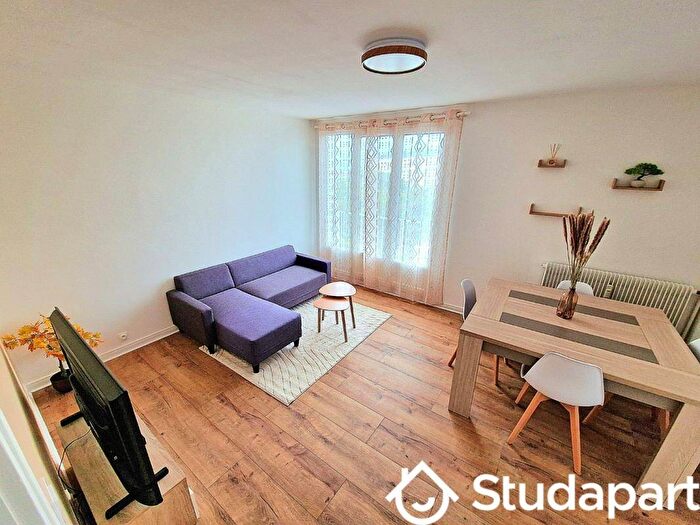 Appartement à louer - Chartreux, Troyes - 5 pièces - 3 chambres