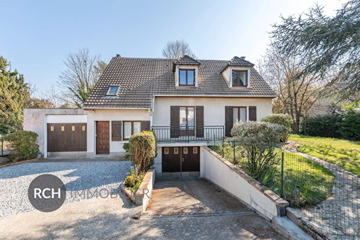 Maison à vendre - Montfort-lAmaury - 7 pièces - 4 chambres