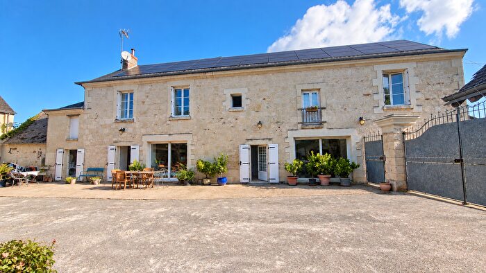 Maison 8 pièces à Beaumont-en-Véron, à vendre