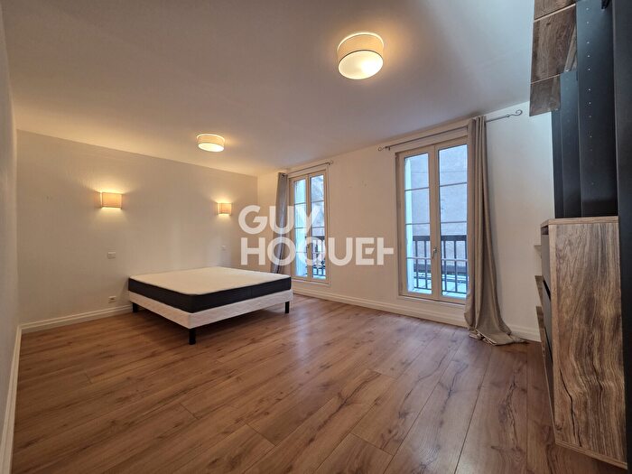 Appartement à louer - Rodez, Centre historique, Vieux-Rodez - 3 pièces