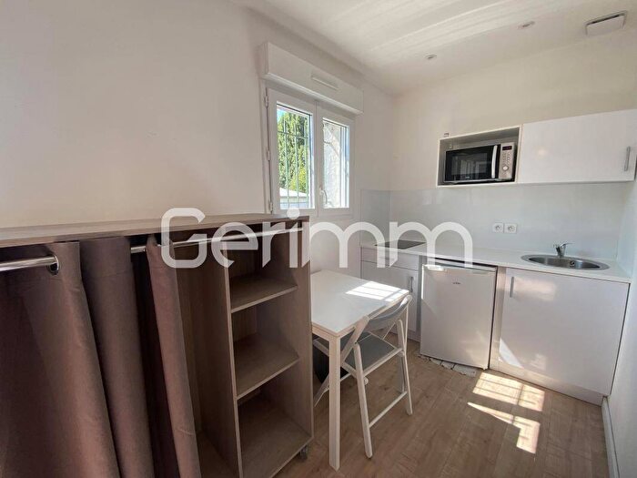 Appartement 1 pièce à Le Village, Saint-Martin-dHères, à louer