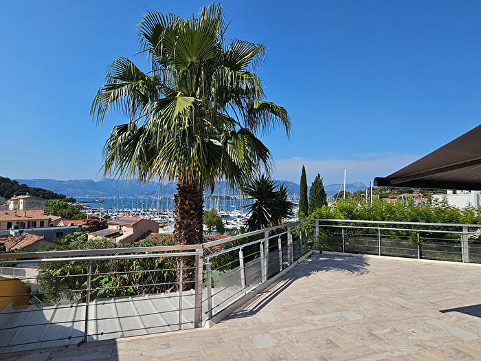 Maison à vendre - Saint-Mandrier-sur-Mer - 4 pièces - 3 chambres