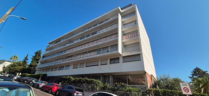 Cannes, Californie Pezou : Appartement 2 pièces à vendre