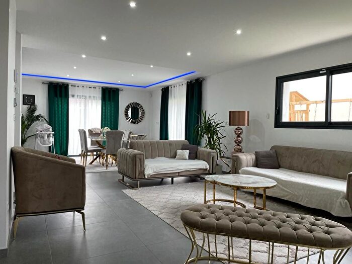 Maison à vendre - Saint-Julien - 7 pièces - 4 chambres