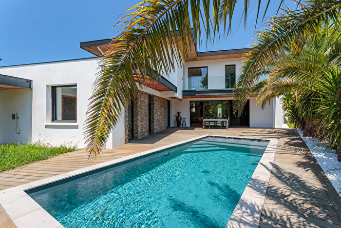 Anglet, Centre-ville, Saint-Jean : Maison 5 pièces à vendre