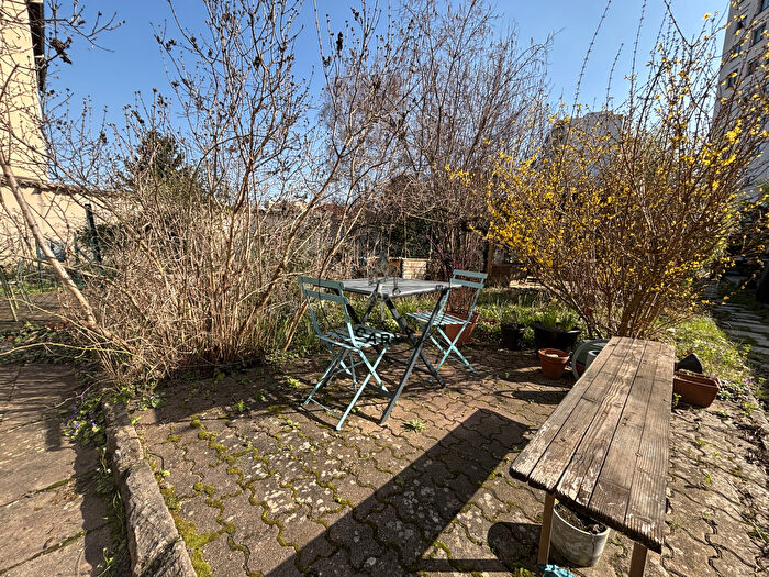 Appartement à louer - Oullins - 2 pièces - 1 chambre