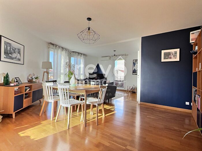 Appartement à vendre - Lyon e , Bachut, Transvaal - 3 pièces - 2 chambres