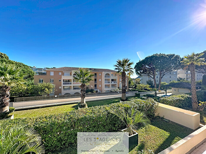 Appartement 3 pièces à vendre - Cavalaire-sur-Mer, Castillane, Vivards, Roseraie, Rigaud, Cros de Mouton