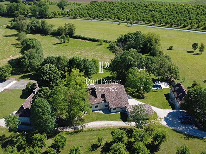 Maison 8 pièces à Beaumont-du-Périgord, à vendre
