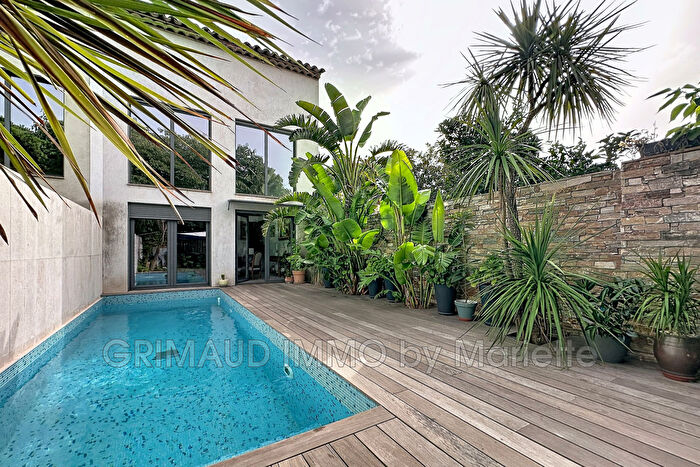 Cogolin, Centre-ville, Subeiran, Pas de Grimaud - Maison 5 pièces à vendre