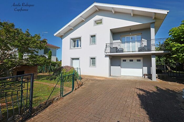 Maison à vendre - Saint-Martin-Belle-Roche - 8 pièces - 6 chambres