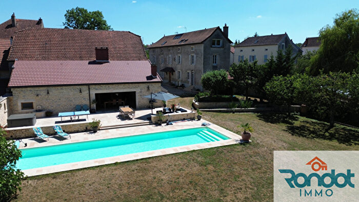 Maison à vendre - Is-sur-Tille - 8 pièces - 5 chambres