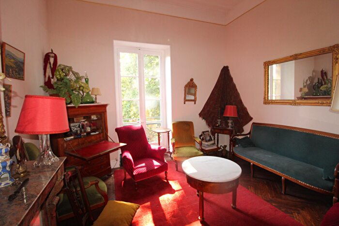 Appartement à vendre - Nîmes, Ecusson, Arènes - 8 pièces - 4 chambres